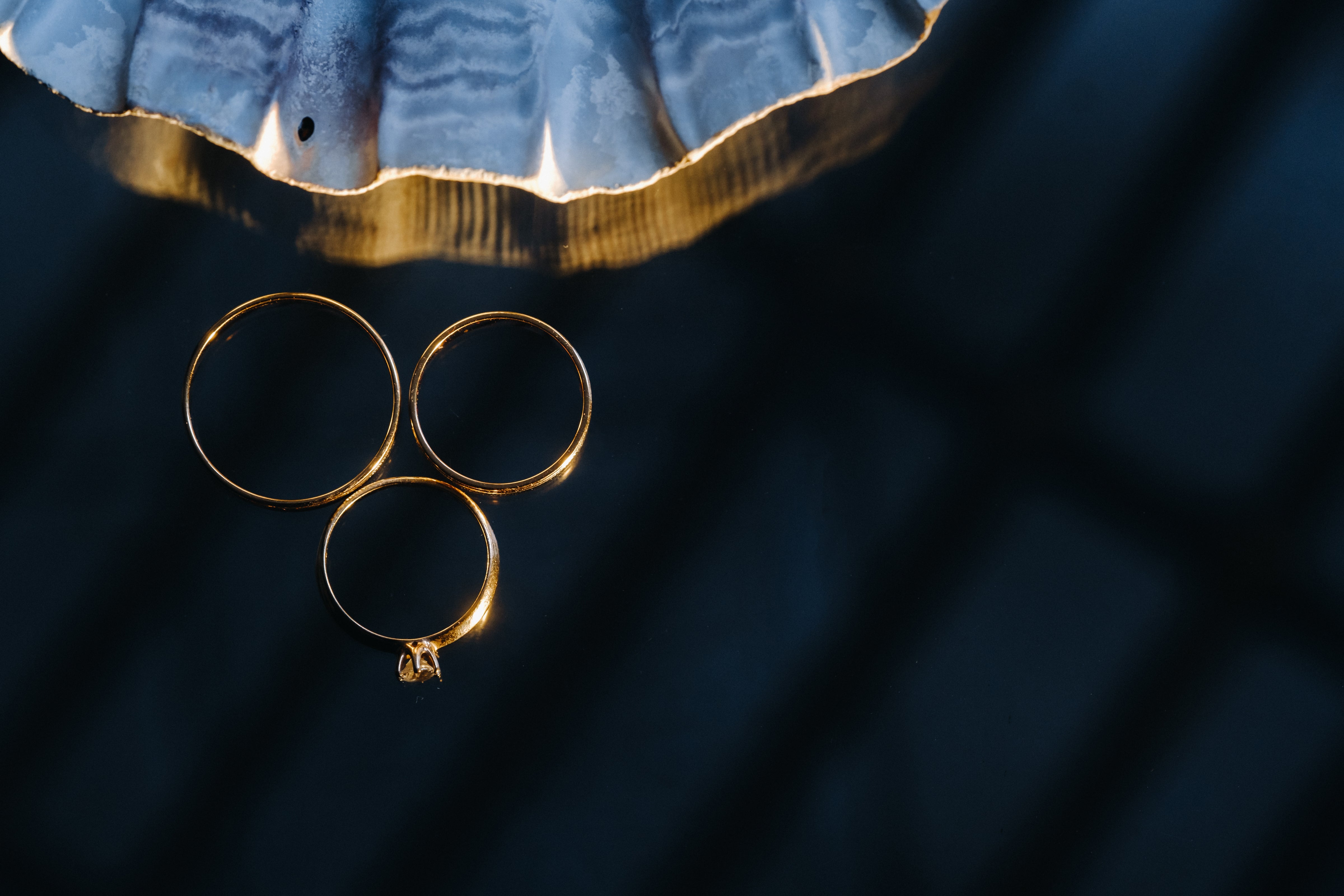 What Wedding Band Goes With Solitaire Engagement Ring? – Just Gold ...